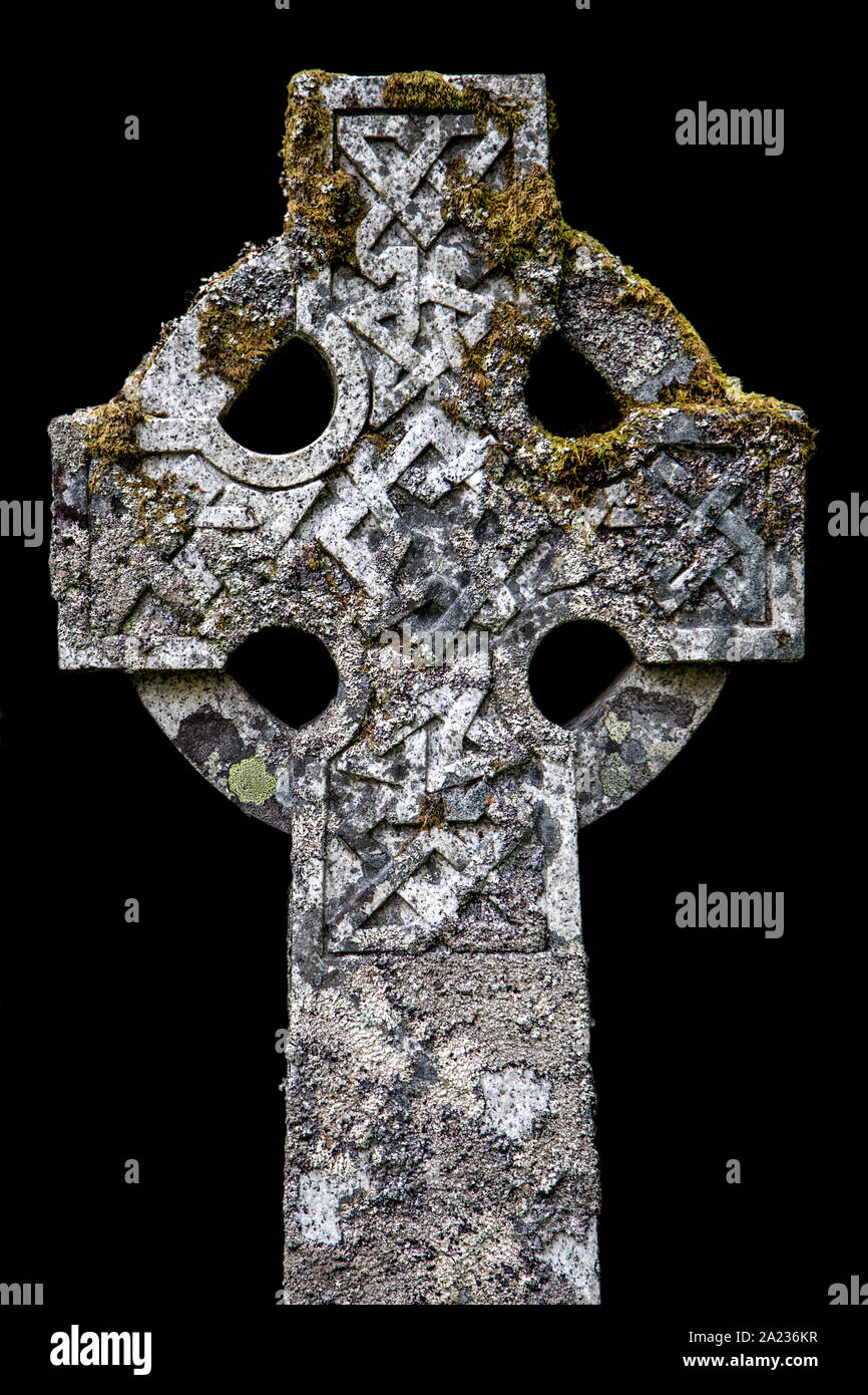 Ancient celtic cross in a Scottish cemetery Stock Photo - Alamy