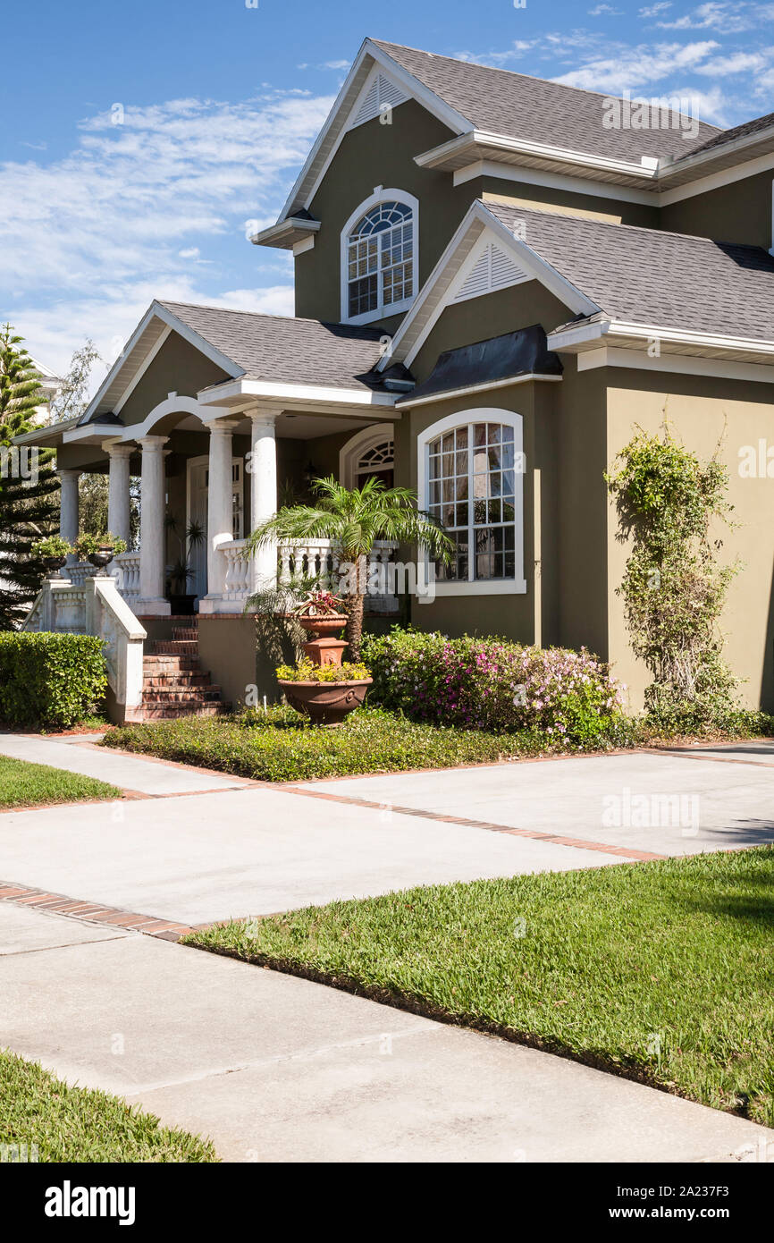 Exterior of upscale suburban home in Tampa, Florida, USA Stock Photo ...