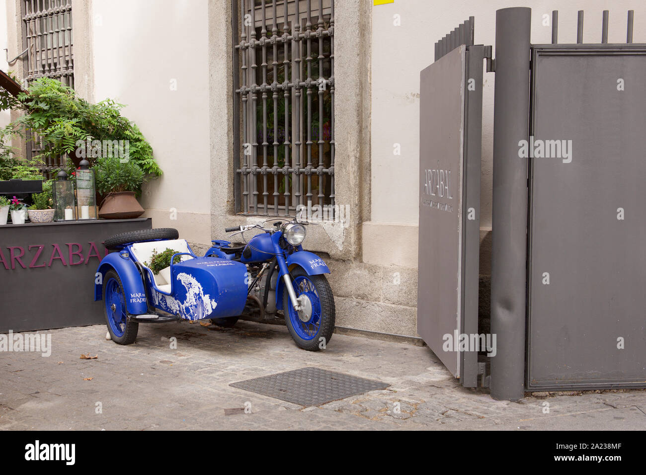 Blue motorcycle and sidecar Stock Photo - Alamy