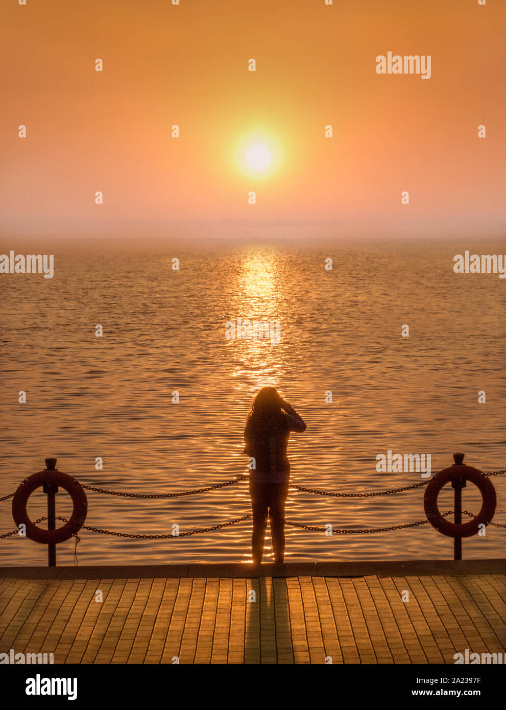 English channel sunrise hi-res stock photography and images - Alamy