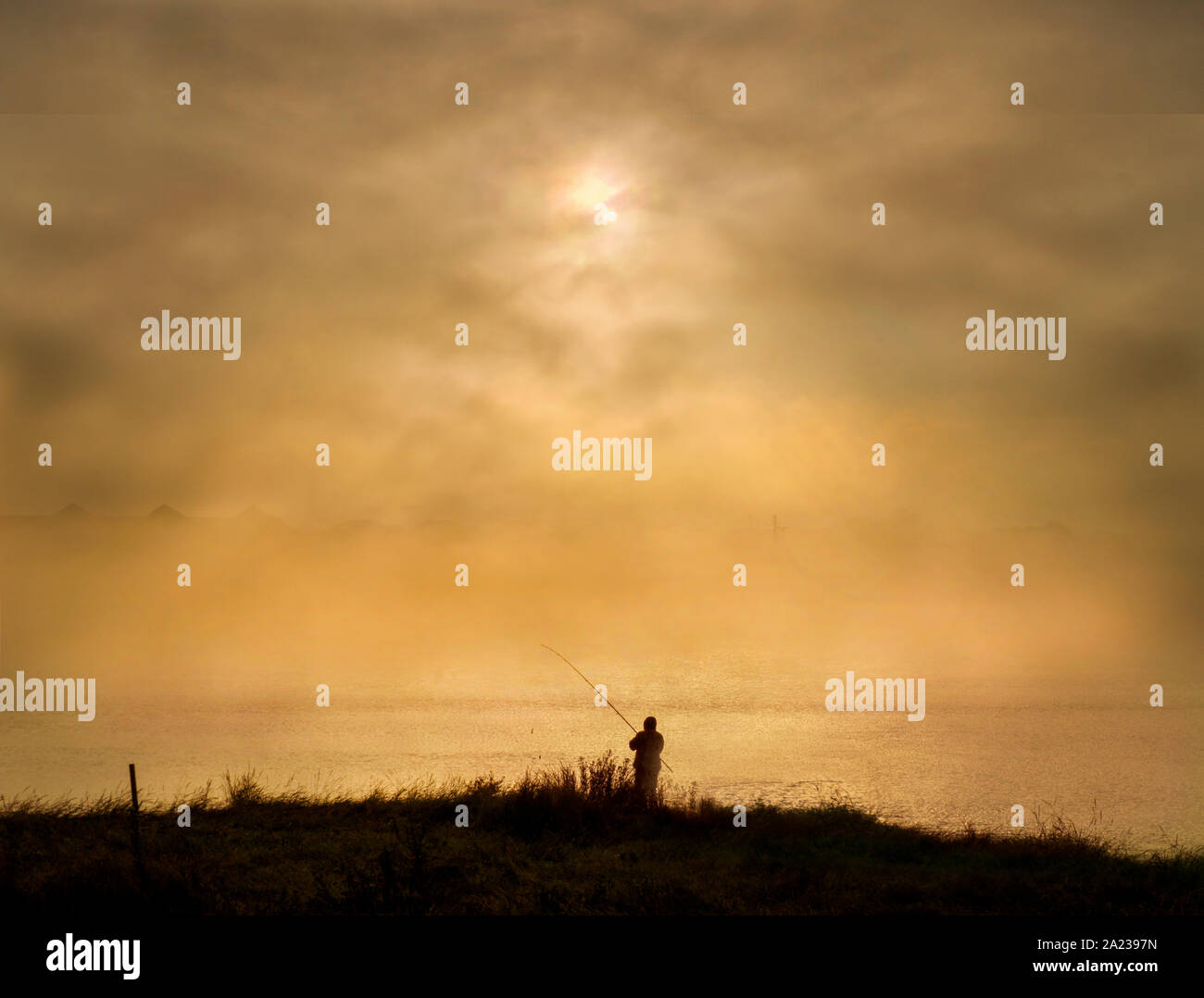 Fisherman on river thames hi-res stock photography and images - Alamy