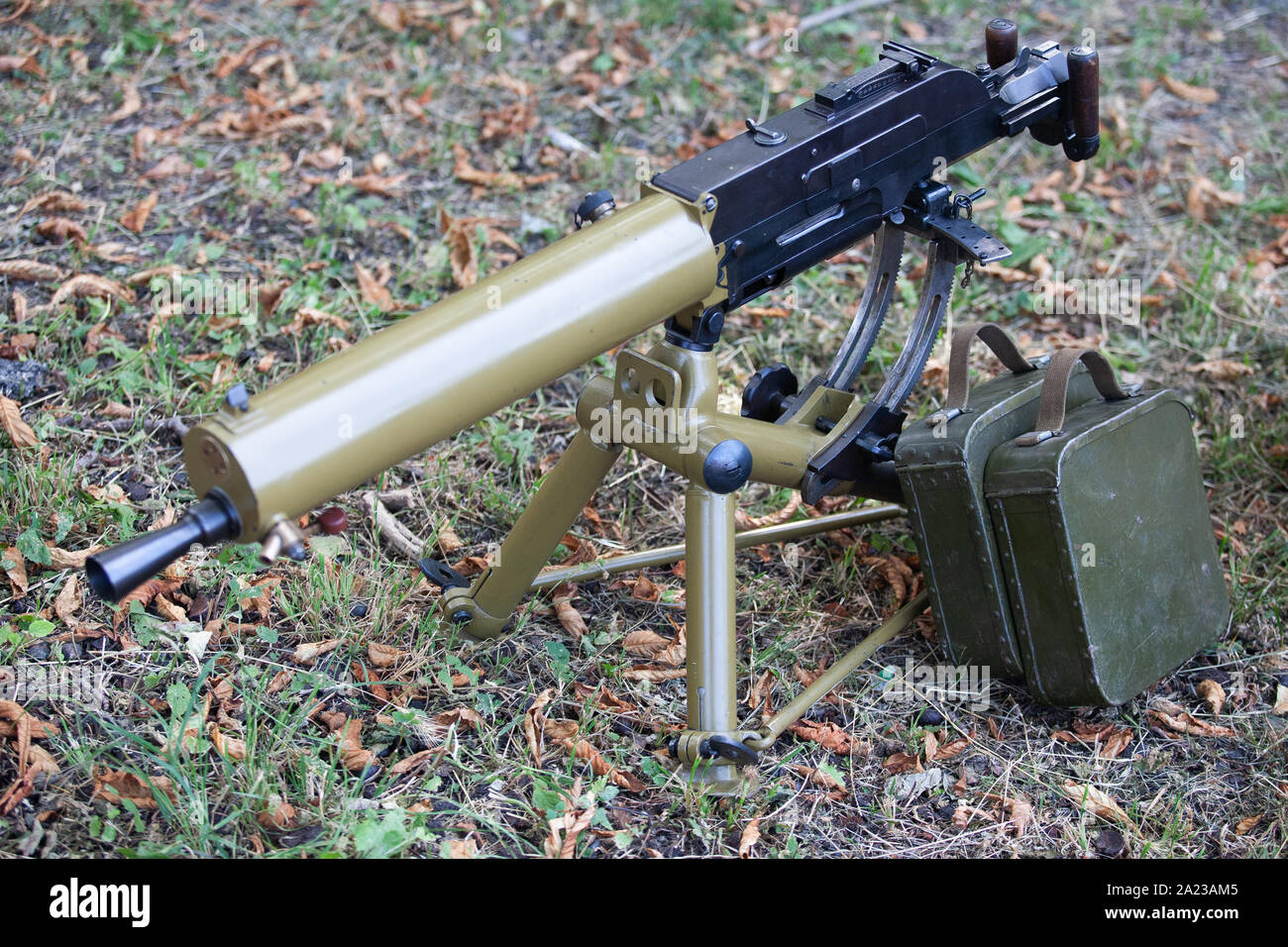 Recoil operated machine gun hi-res stock photography and images - Alamy