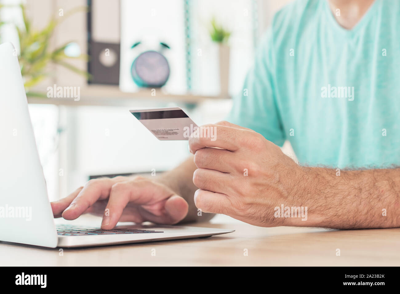 Hand laptop adult home hi-res stock photography and images - Alamy