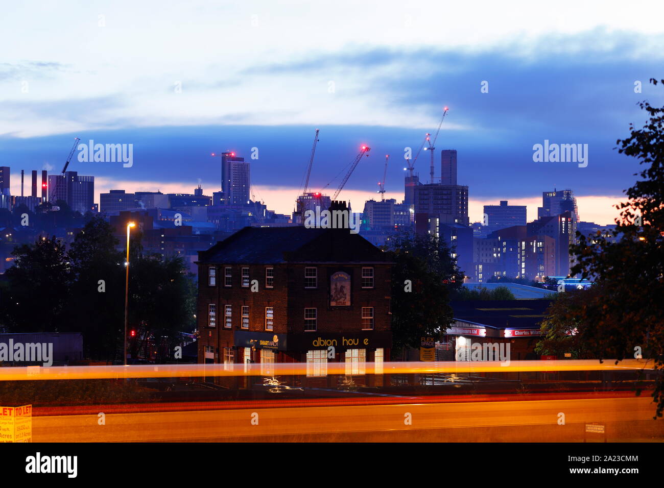 Leeds skyline 2019 hi-res stock photography and images - Alamy