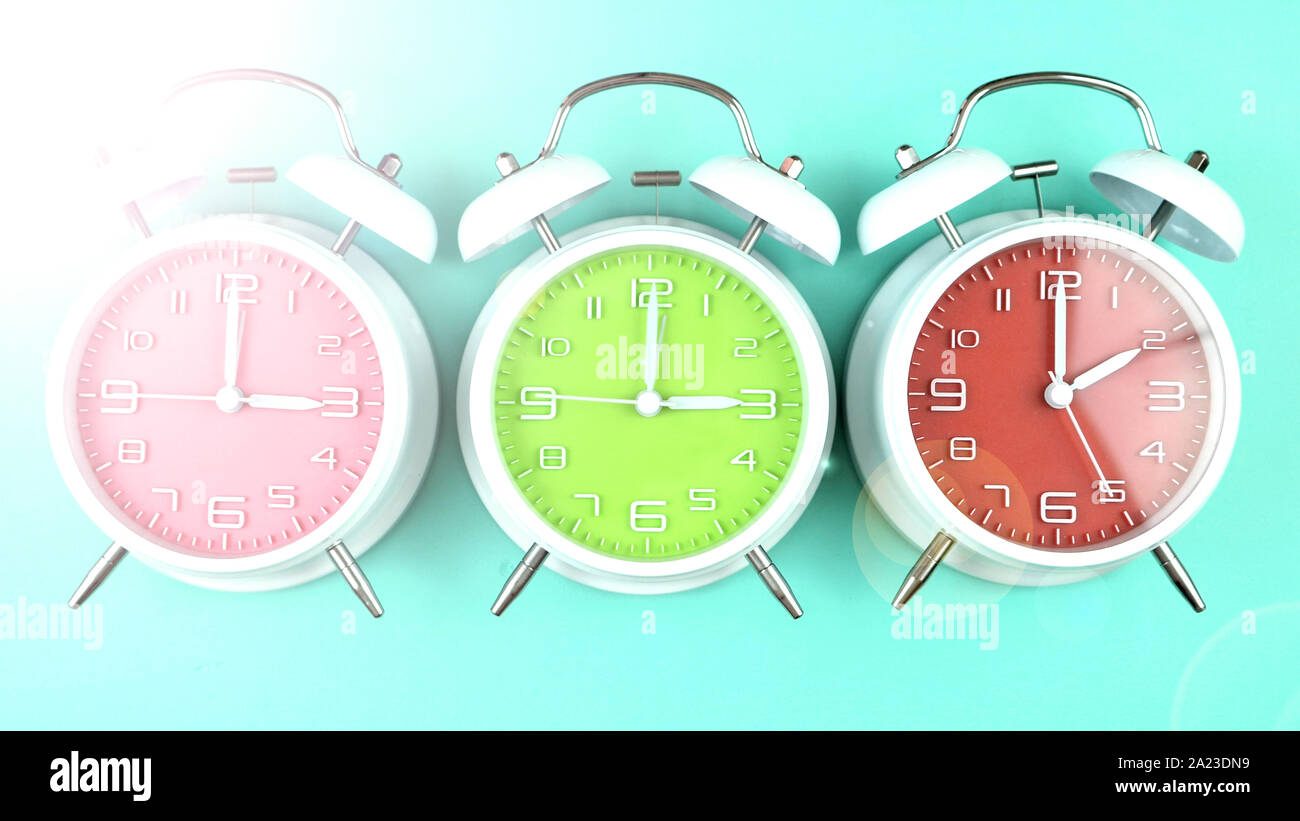 Turning the clocks back one hour for Springtime Daylight Savings Time ...