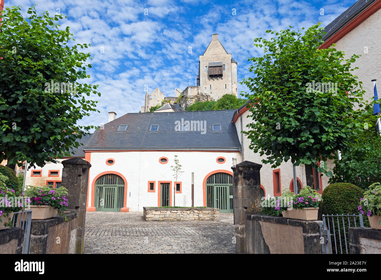 Chateau de la rochette hi-res stock photography and images - Alamy
