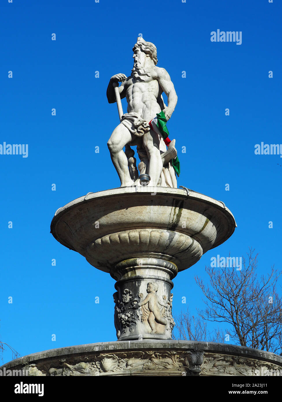 Danubius Fountain on Elizabeth Square, Budapest, Hungary, Magyarország ...