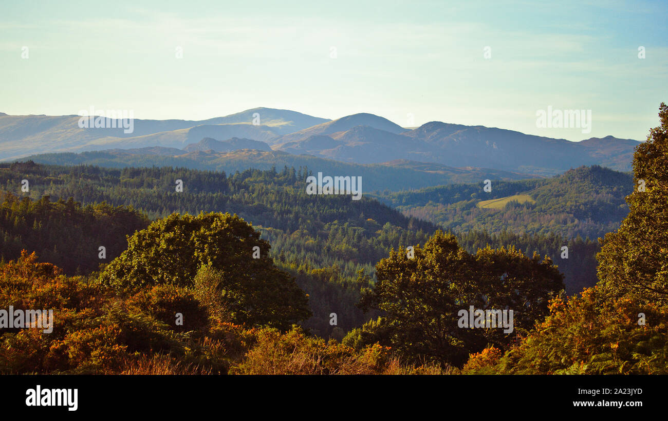 Welsh mountain lake trails Stock Photo - Alamy