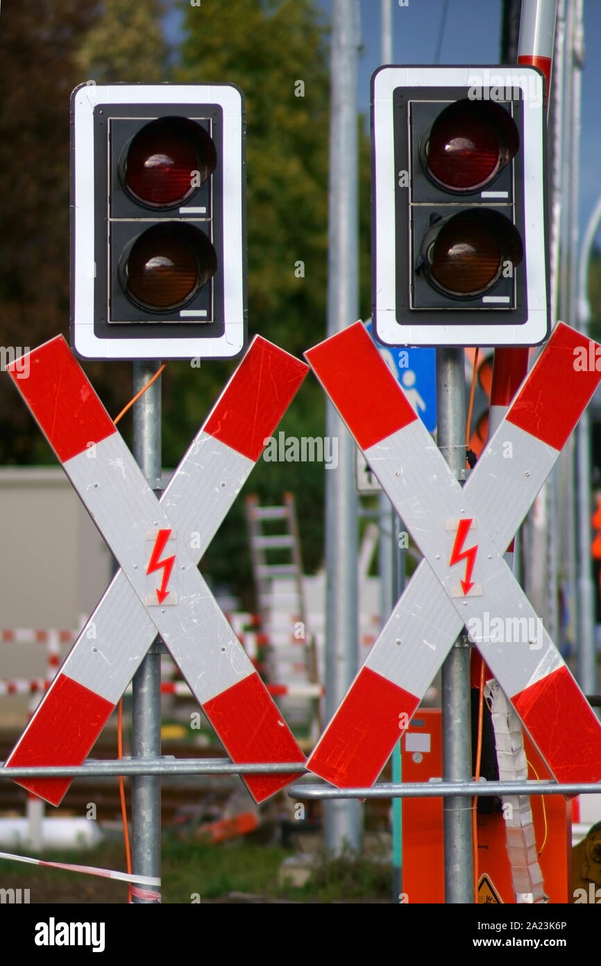 New St. Andrews crosses and signal lights at a rail construction site ...