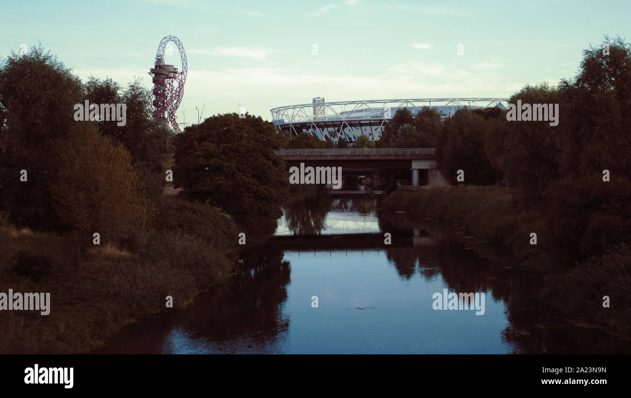 ArcelorMittal Orbit and London Stadium Stock Photo - Alamy