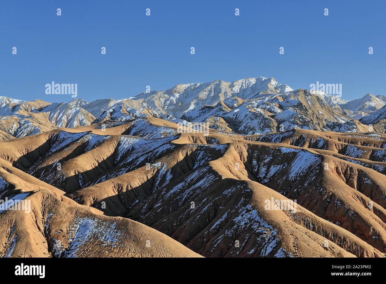 Kunlun mountains hi-res stock photography and images - Alamy