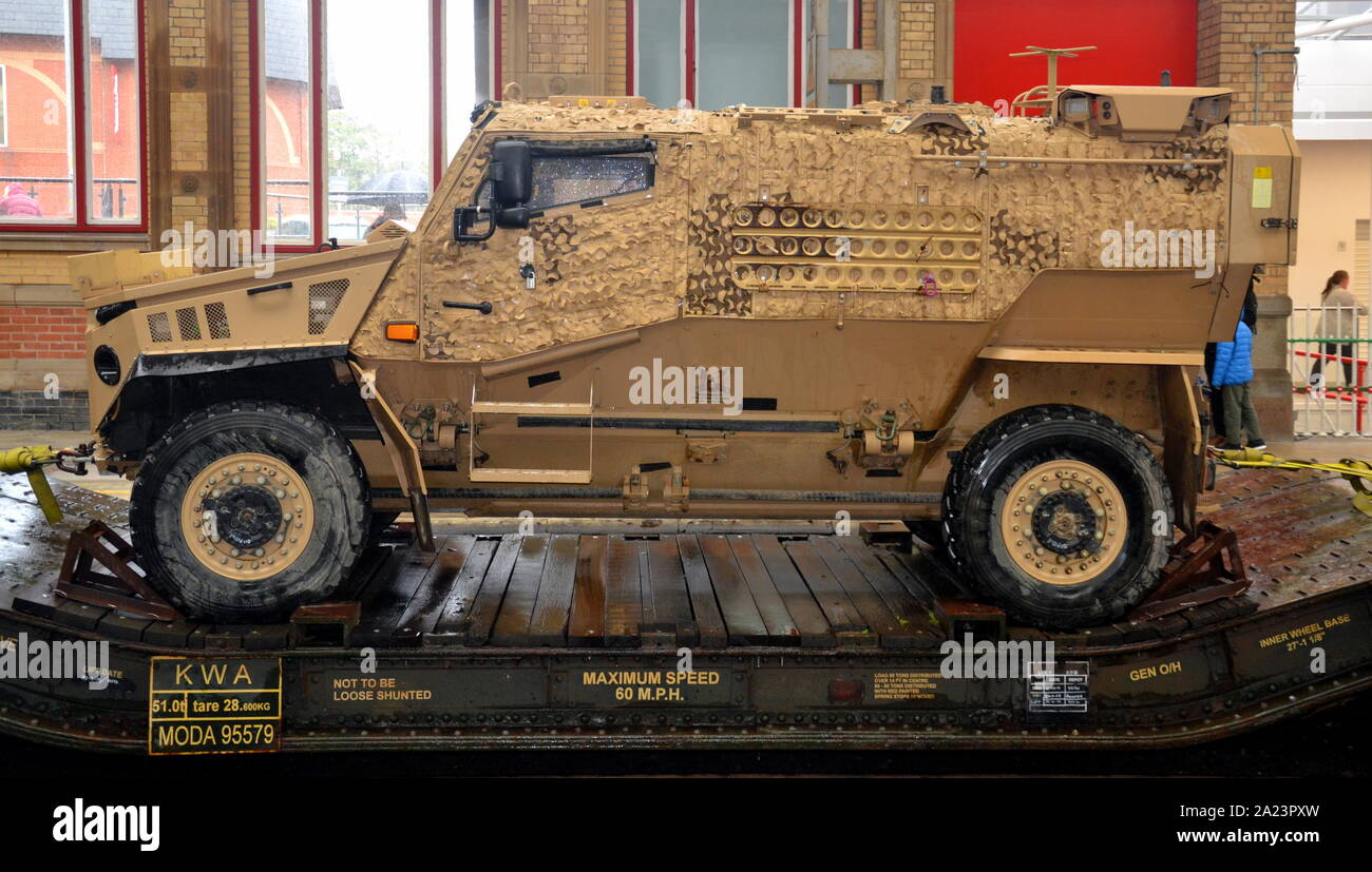 Armoured vehicle uk hi-res stock photography and images - Alamy