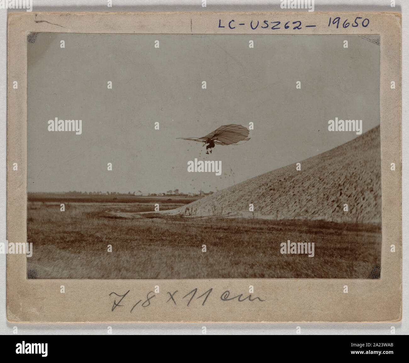 Otto lilienthal gliders hi-res stock photography and images - Alamy
