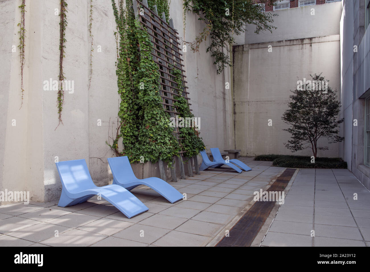 Outdoor terrace, Martin Luther King, Jr., Federal Building, Atlanta ...