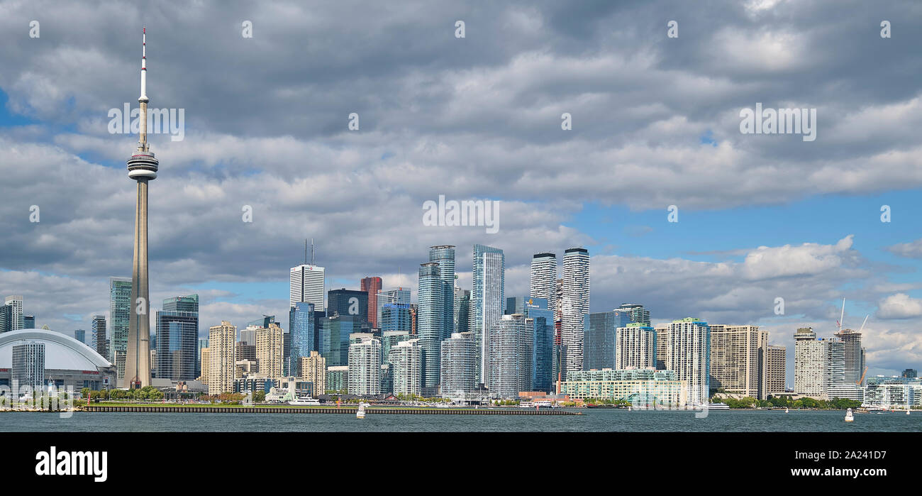 Beautiful view downtown toronto skyscrapers hi-res stock photography ...