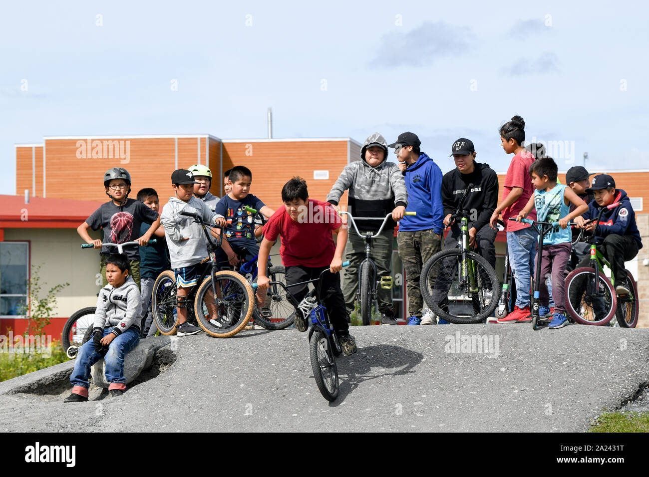 Canadian aboriginal children hi-res stock photography and images - Alamy