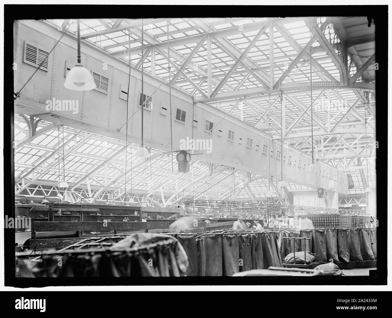 POST OFFICE DEPARTMENT WINDOWS FOR INSPECTORS Stock Photo - Alamy