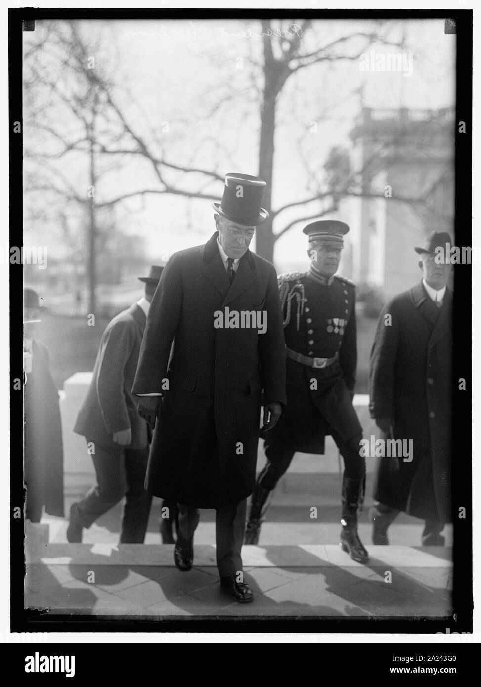 PRESIDENT WILSON WITH HARTS, WILLIAM W. COL., U.S.A.; MILITARY AIDE TO ...