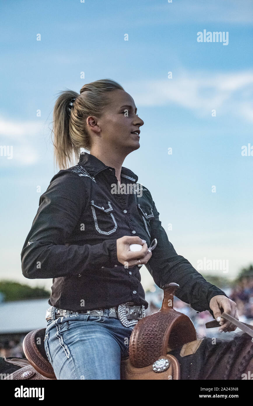 Roping cattle hi-res stock photography and images - Alamy