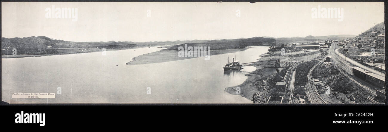 Pacific entrance to the Panama Canal at Balboa Stock Photo - Alamy