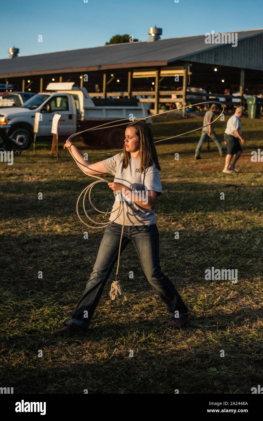 Rodeo calf roping event sports hi-res stock photography and images - Alamy