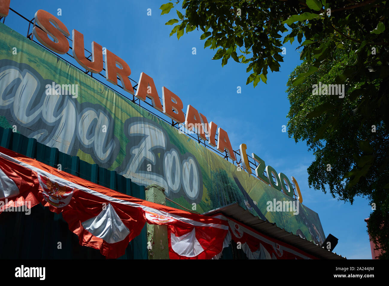 Zoo Main Entrance High Resolution Stock Photography and Images - Alamy