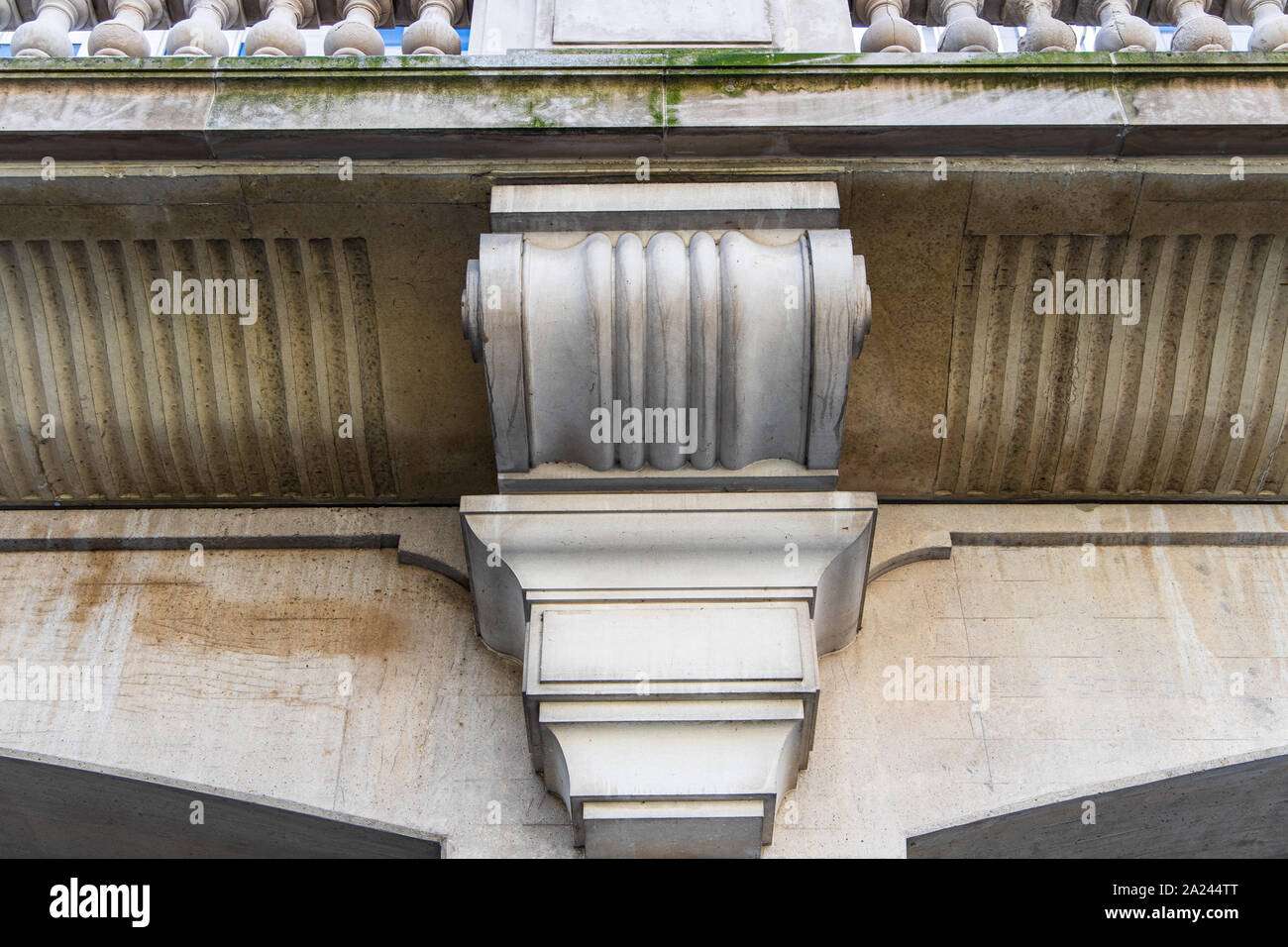 concrete detail on side of building in chicago Stock Photo - Alamy