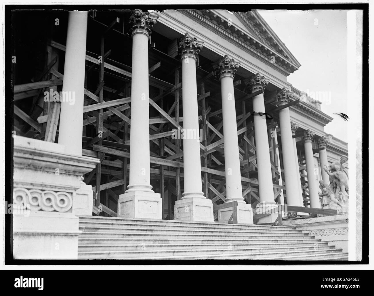 Architecture and painting Black and White Stock Photos & Images - Alamy