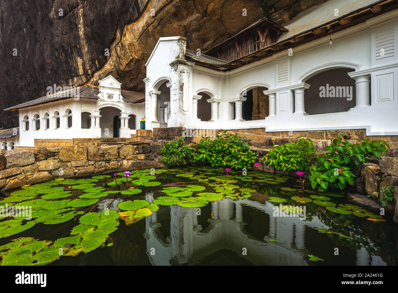 Dambulla cave temple sri lanka hi-res stock photography and images - Alamy