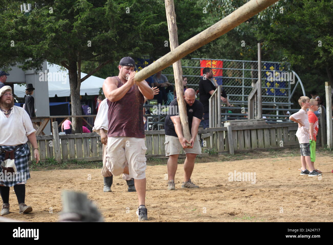 Man handling the caber Stock Photo - Alamy