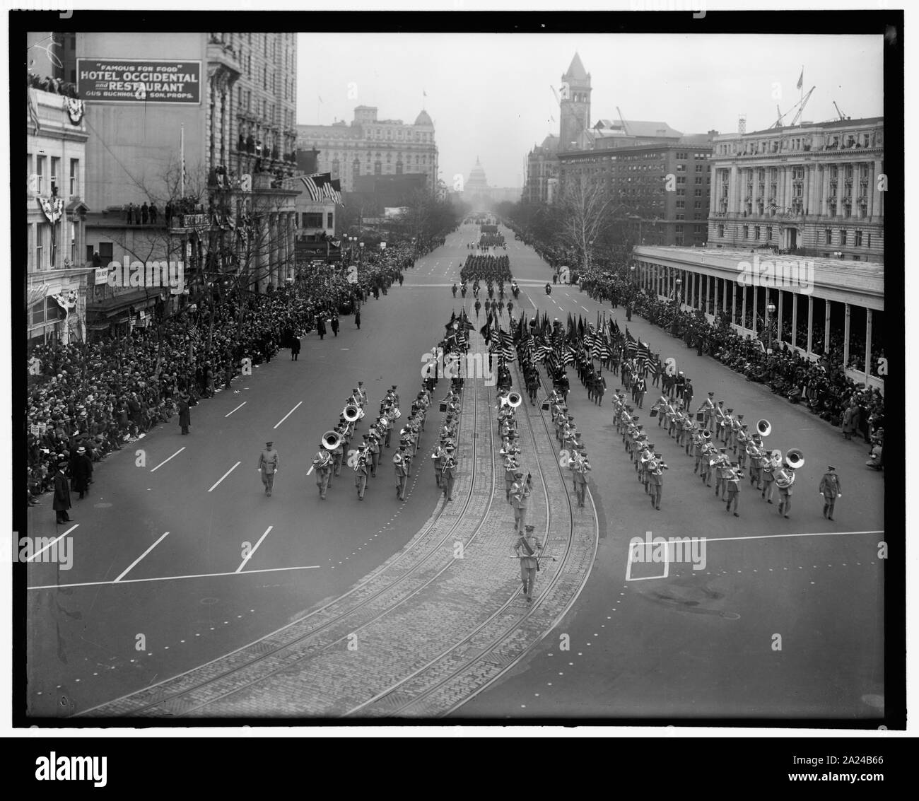 Ave parade Black and White Stock Photos & Images - Alamy