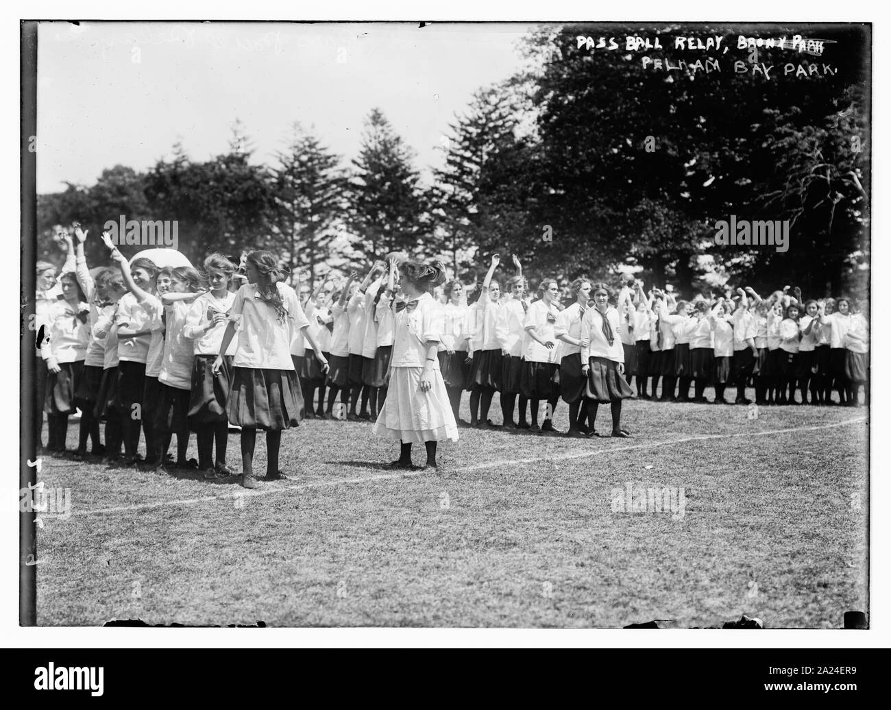 Pass the ball relay hi-res stock photography and images - Alamy