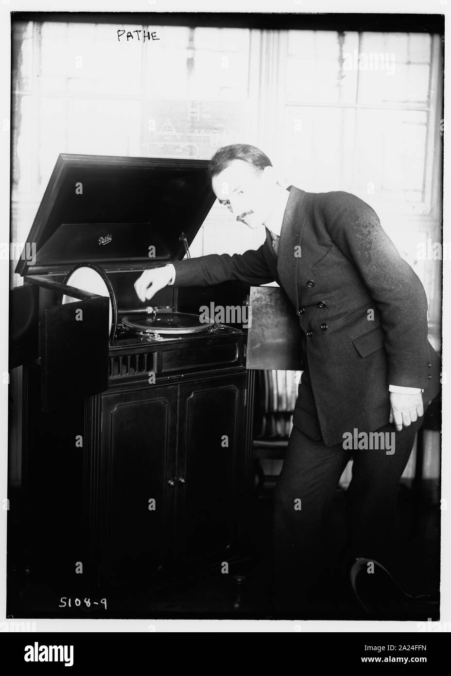 Pathe Black and White Stock Photos & Images - Alamy