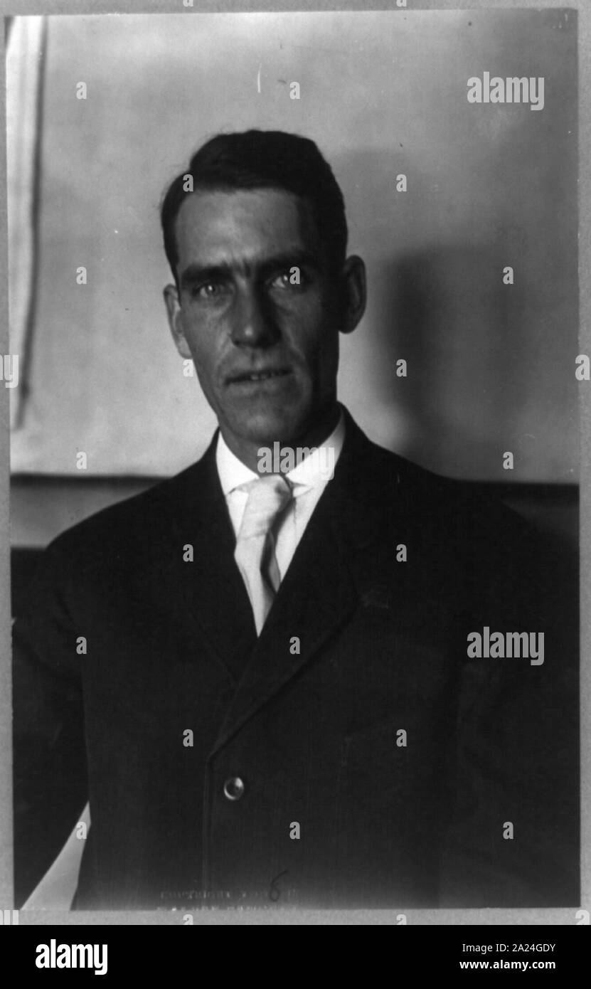 Half face portrait old Black and White Stock Photos & Images - Alamy