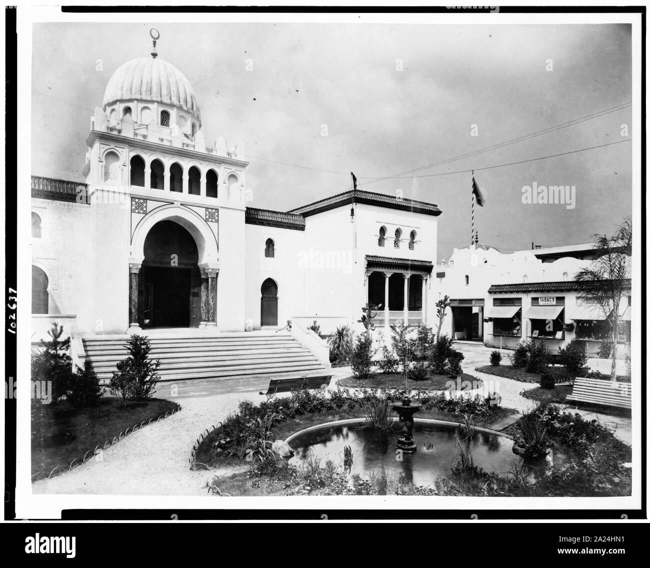 Exposition international paris Cut Out Stock Images & Pictures - Alamy