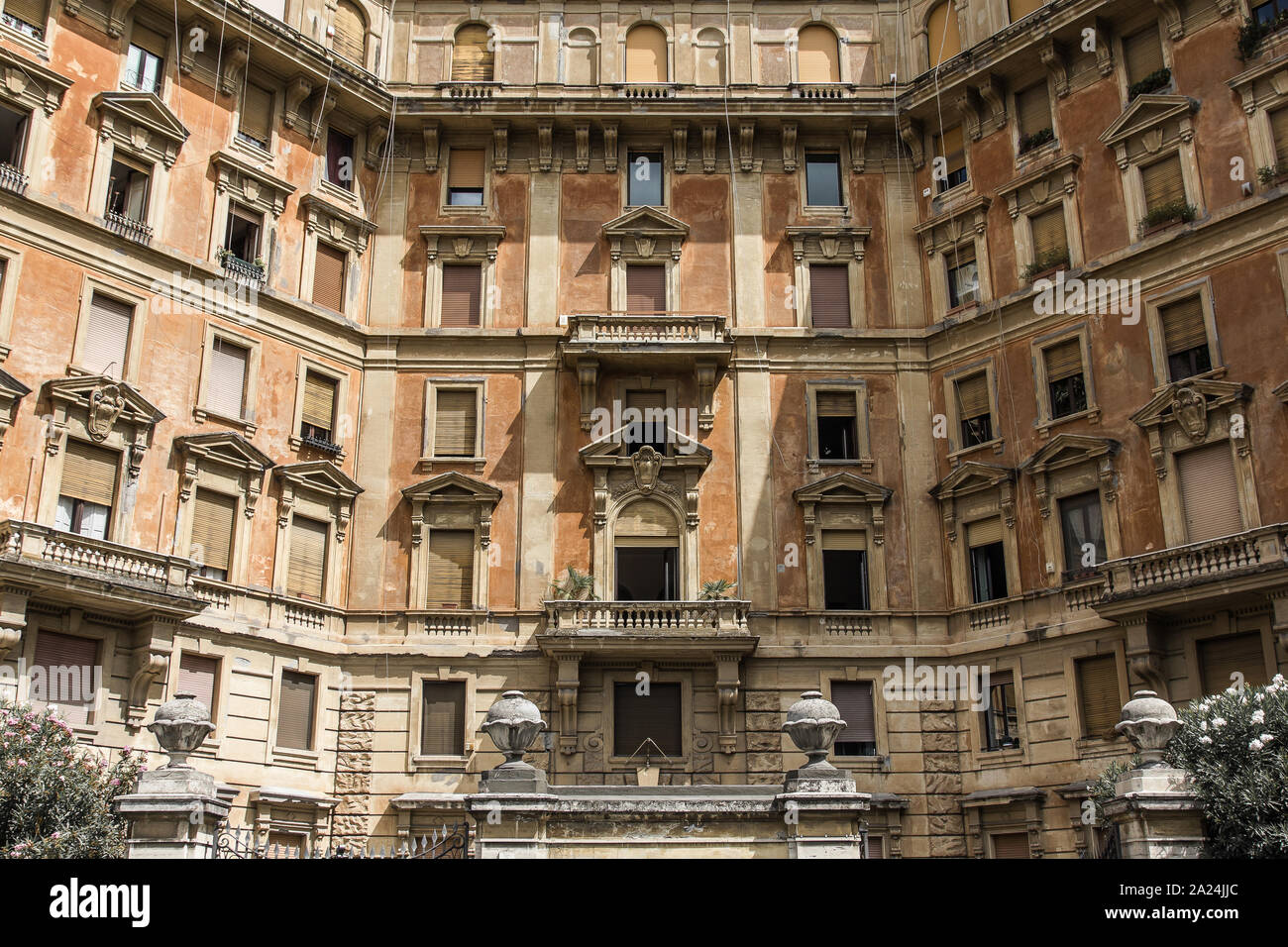 Historical building in the city center of Italy, Rome Stock Photo - Alamy