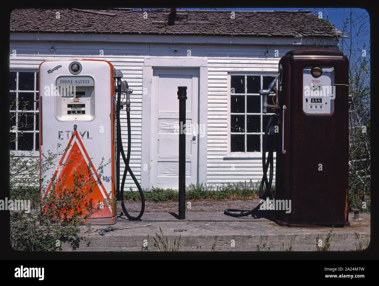 Penn Oil gas pumps, Route 6, Salem, Utah Stock Photo - Alamy