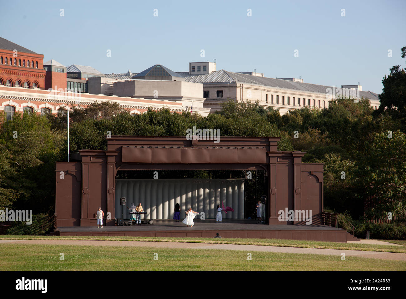 Event stage mall hi-res stock photography and images - Alamy