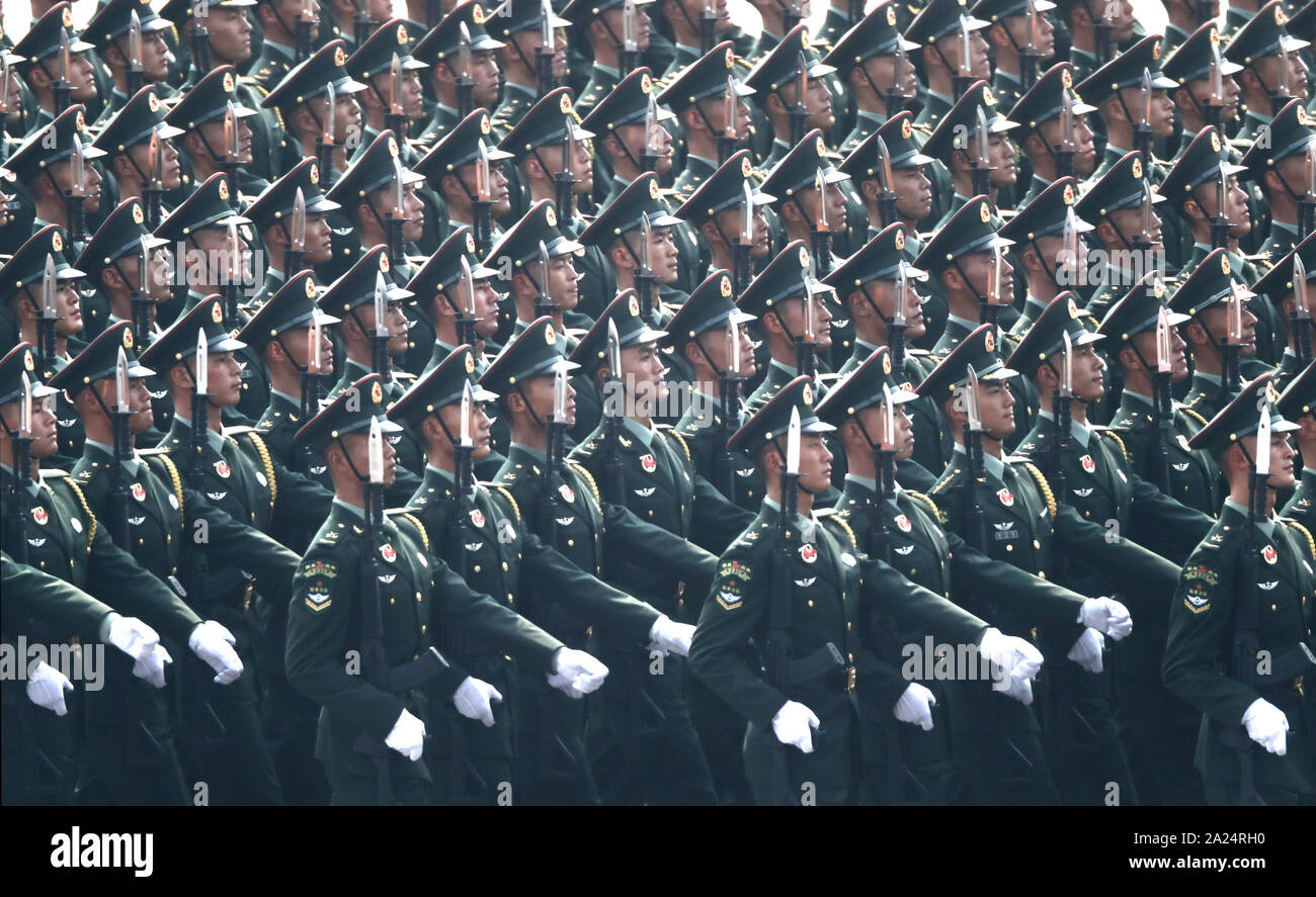 Army formation hi-res stock photography and images - Alamy