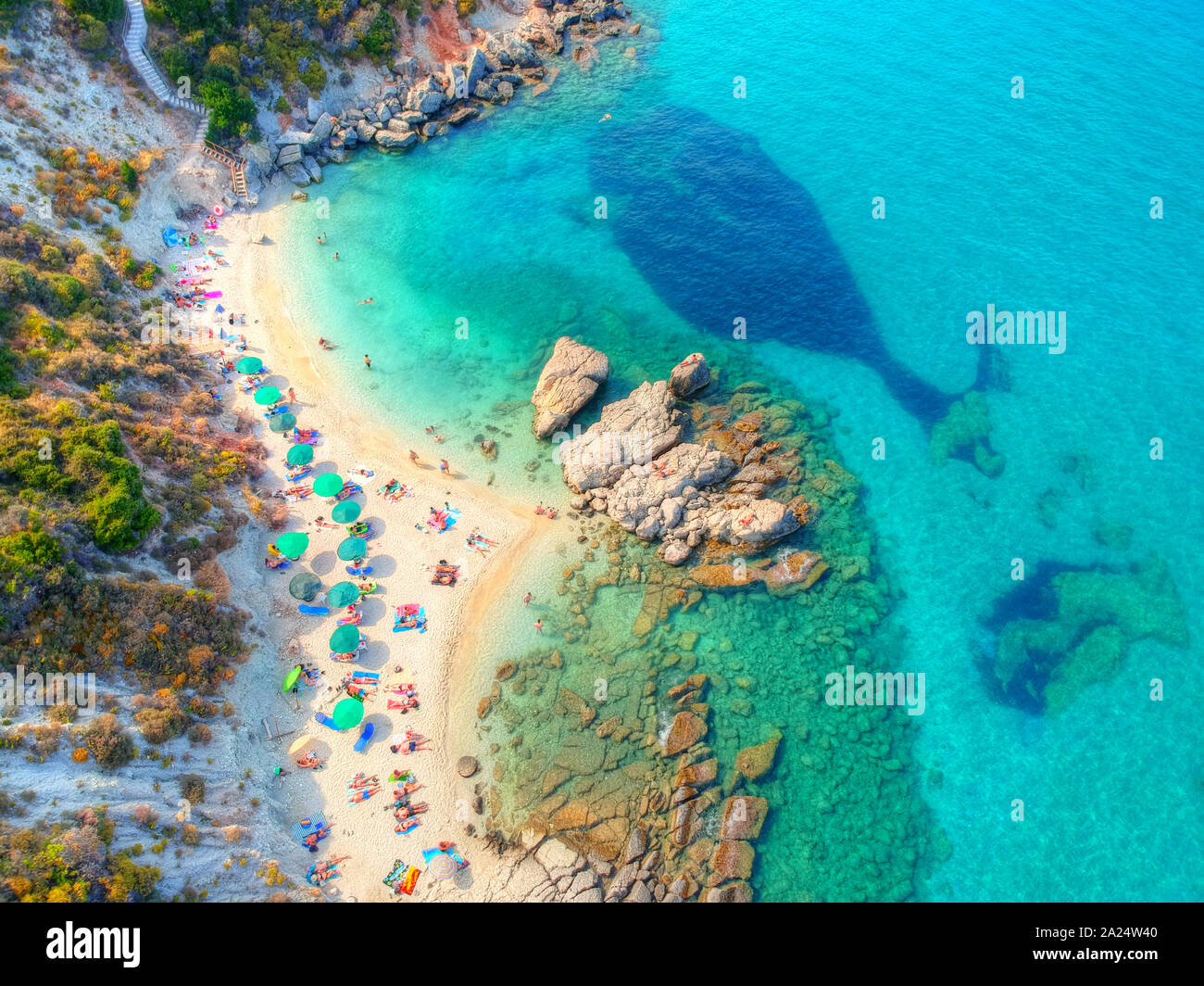 Rock in shape sail hi-res stock photography and images - Alamy