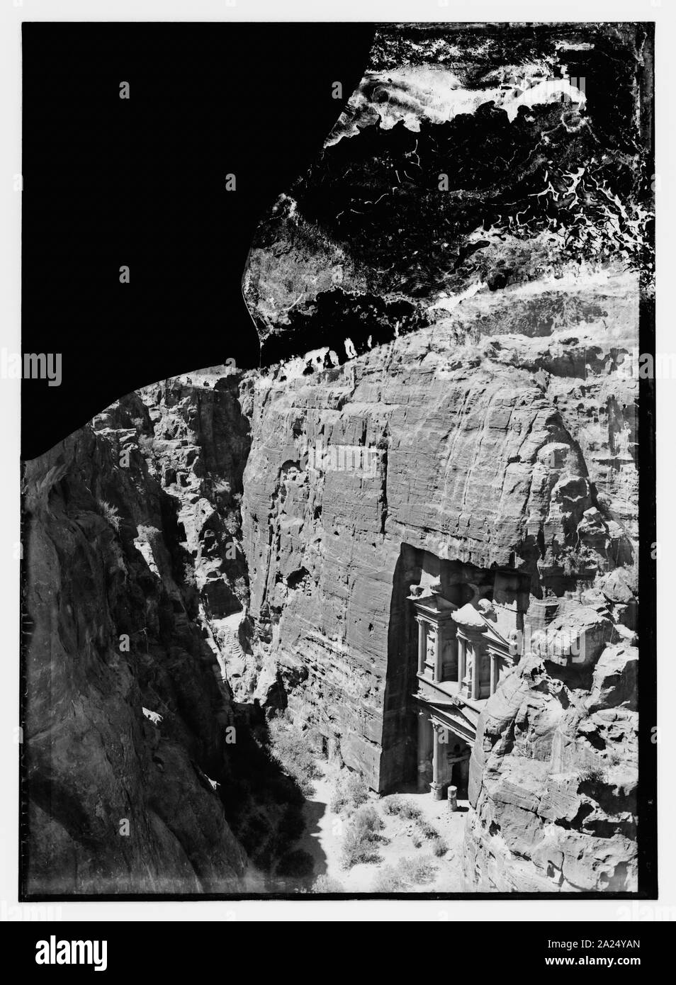 Monastery petra jordan unesco Black and White Stock Photos & Images - Alamy