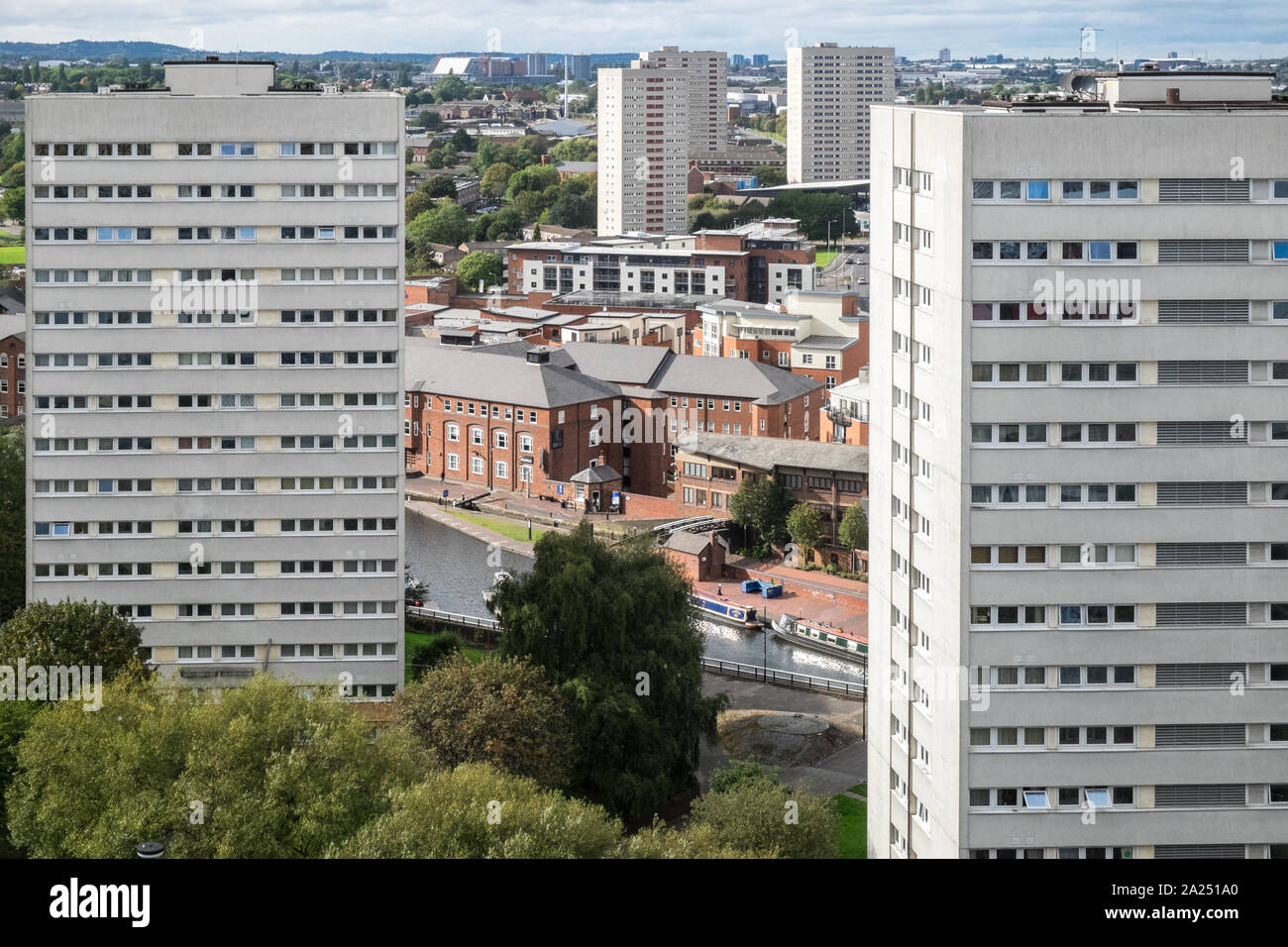 Birmingham library rooftop garden hi-res stock photography and images ...