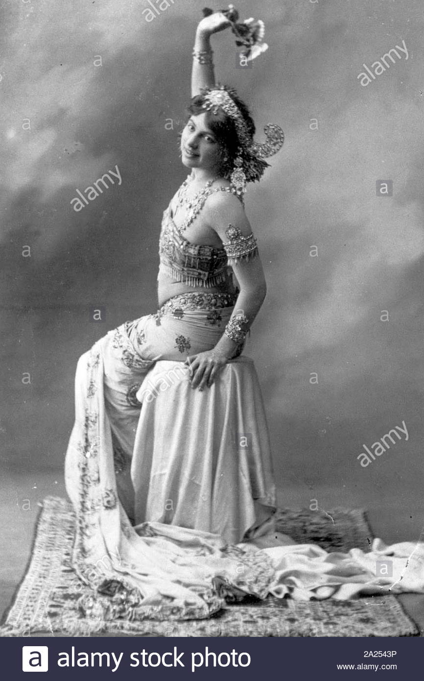 (Margaretha Geertruida "Margreet" MacLeod) Mata Hari (1876 - 15 October ...