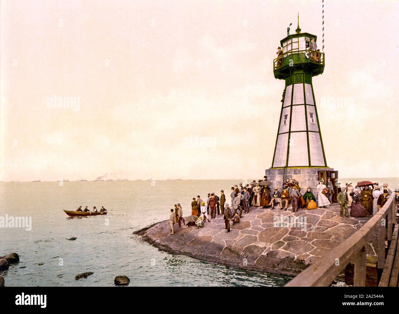 Showing the lighthouse hi-res stock photography and images - Alamy