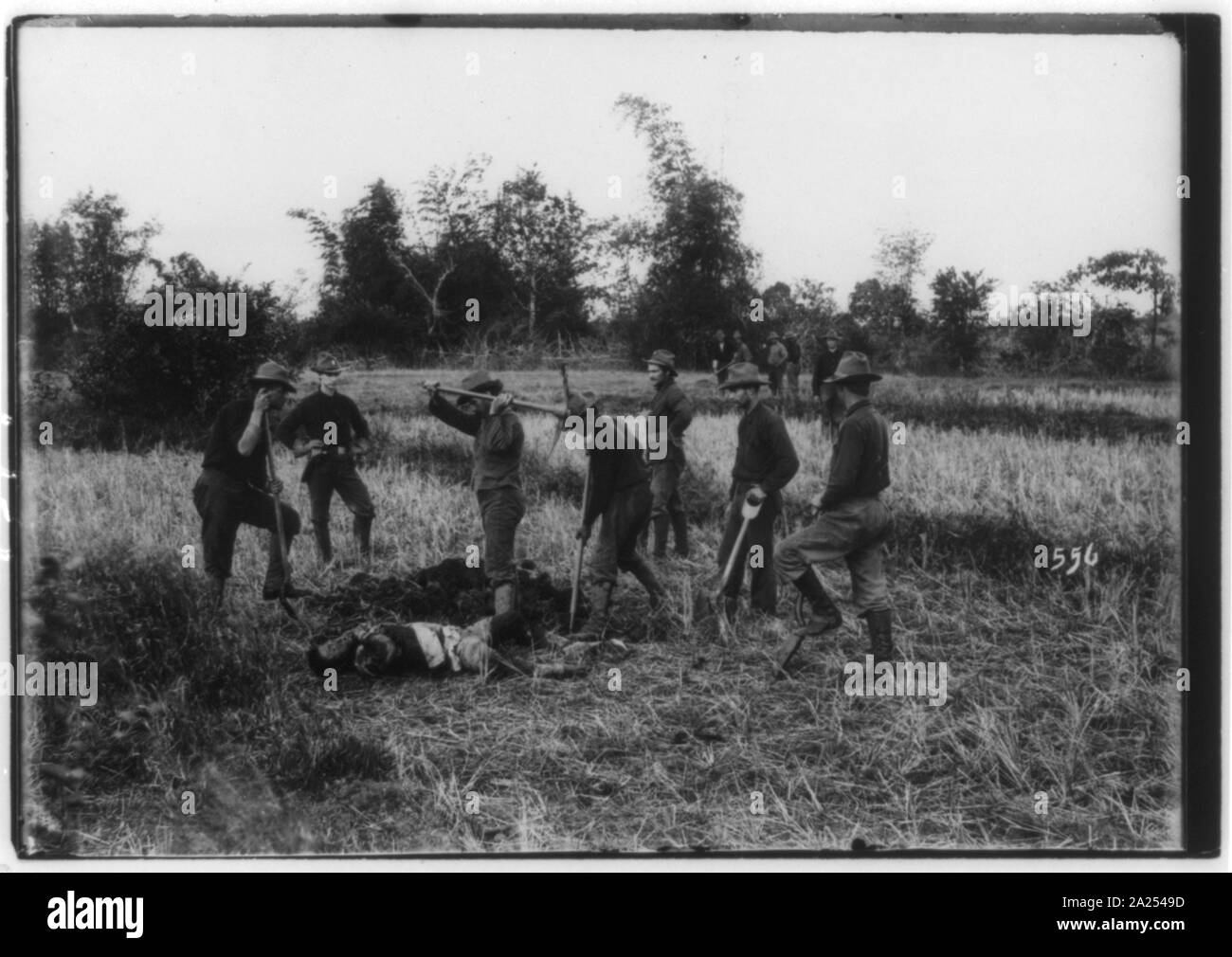 Philippine insurrection: Burial of the enemy Stock Photo - Alamy