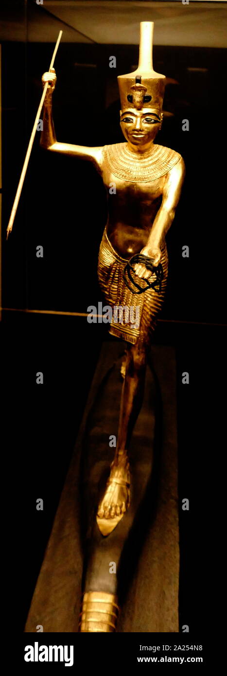 Tutankhamen as harpooner hi-res stock photography and images - Alamy