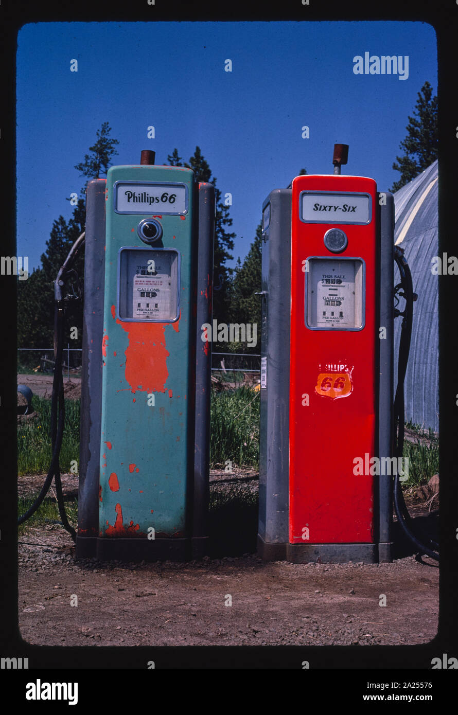 Phillips 66 gas pumps hi-res stock photography and images - Alamy