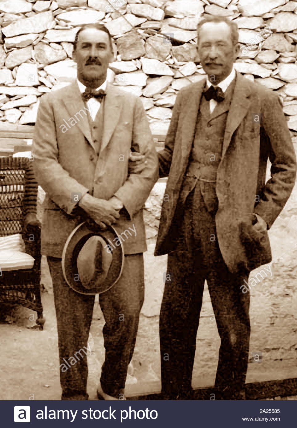 (left) Howard Carter (1874 – 1939) the British archaeologist and Lord ...