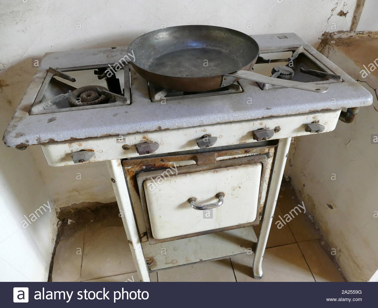 gas oven and hob, used by Howard Carter, at his home, whilst he stayed ...