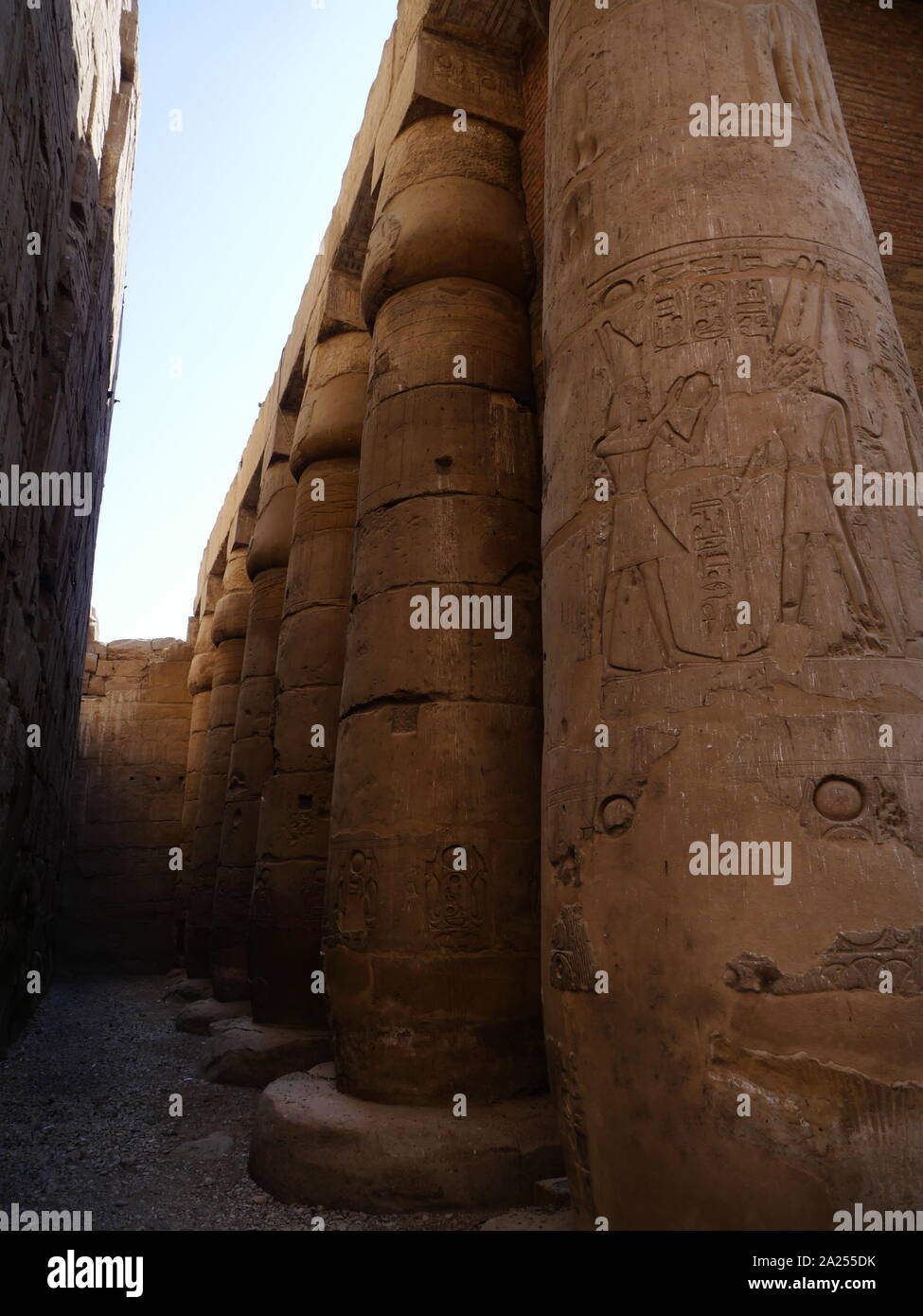 Column inside the ancient Egyptian Luxor Temple complex in Luxor Stock ...